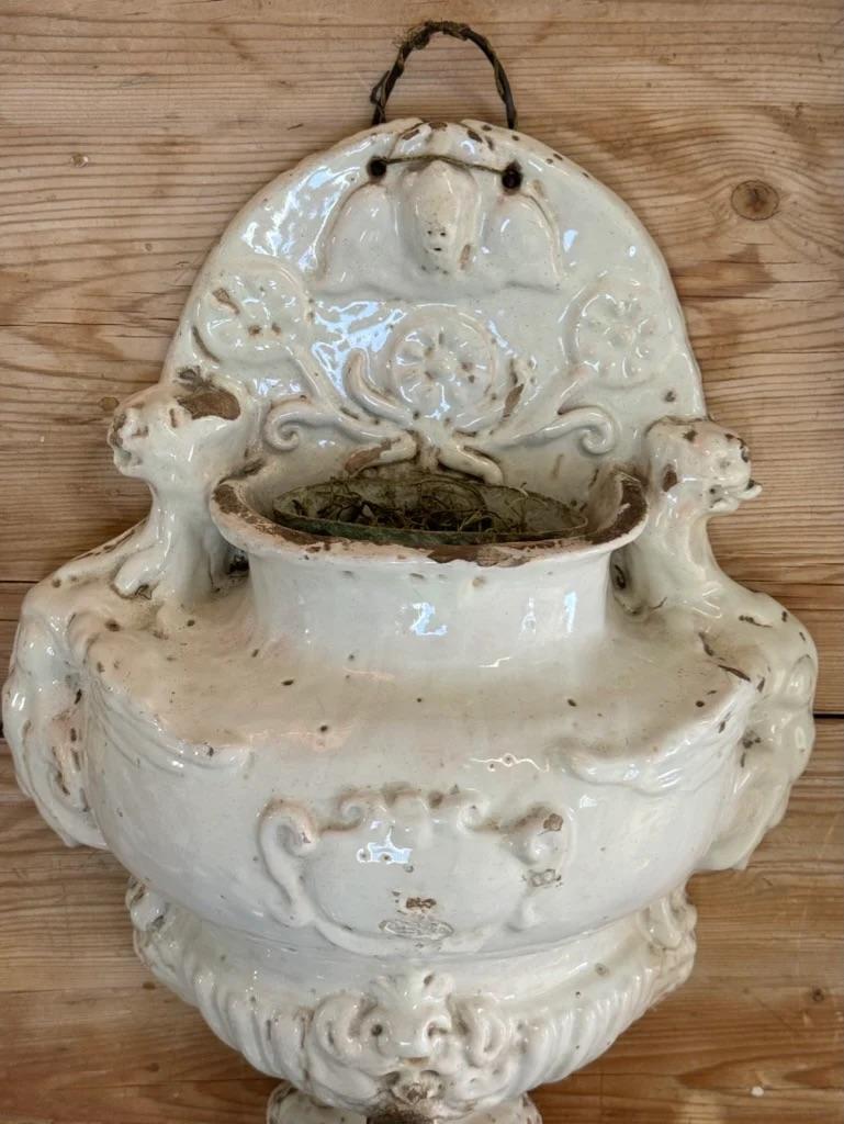 17th-18th Century White Ceramic Italian Lavabo For Sale at 1stDibs