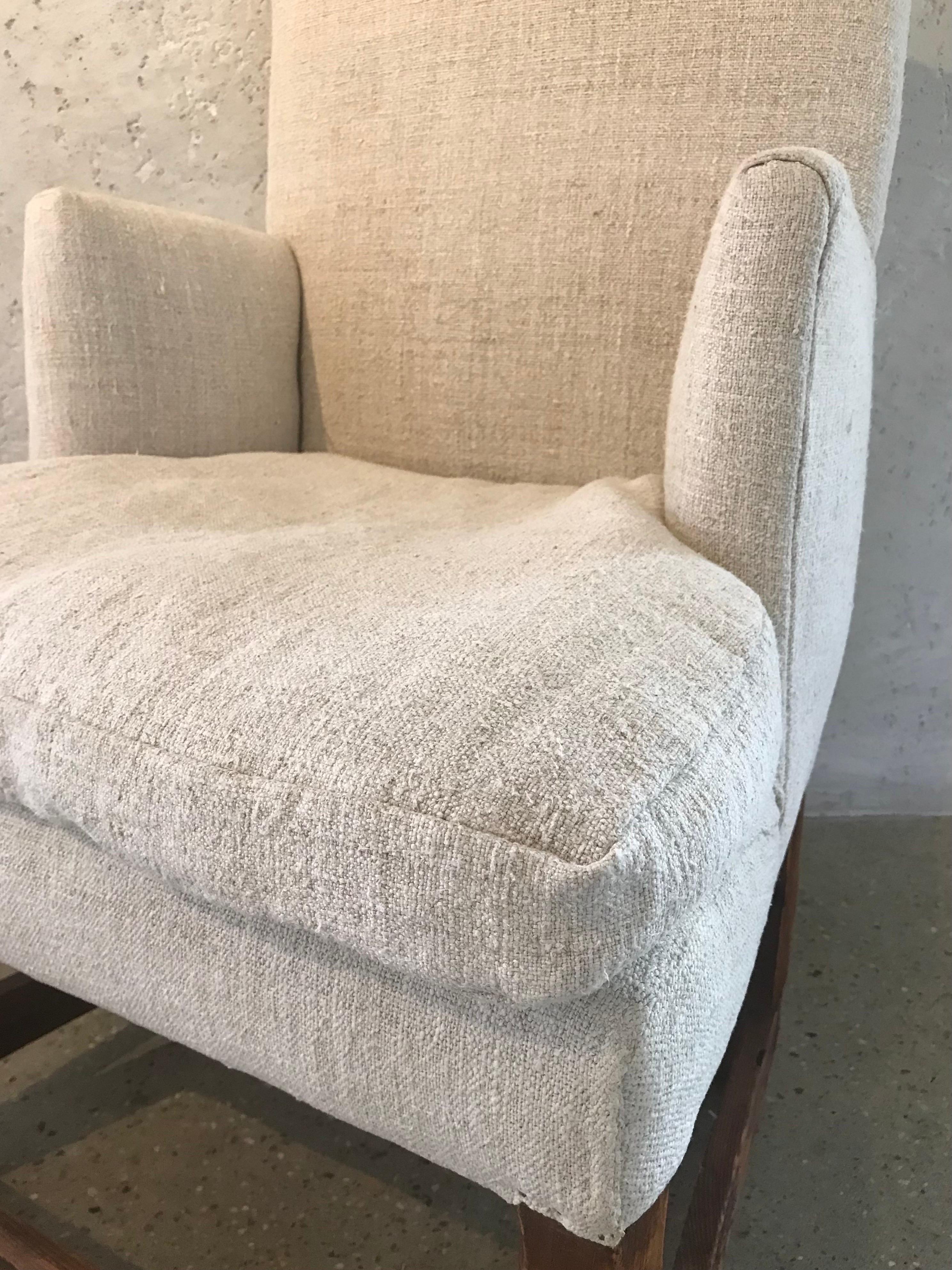 17th Century American High Back Hall Chair in Period Linen For Sale at ...