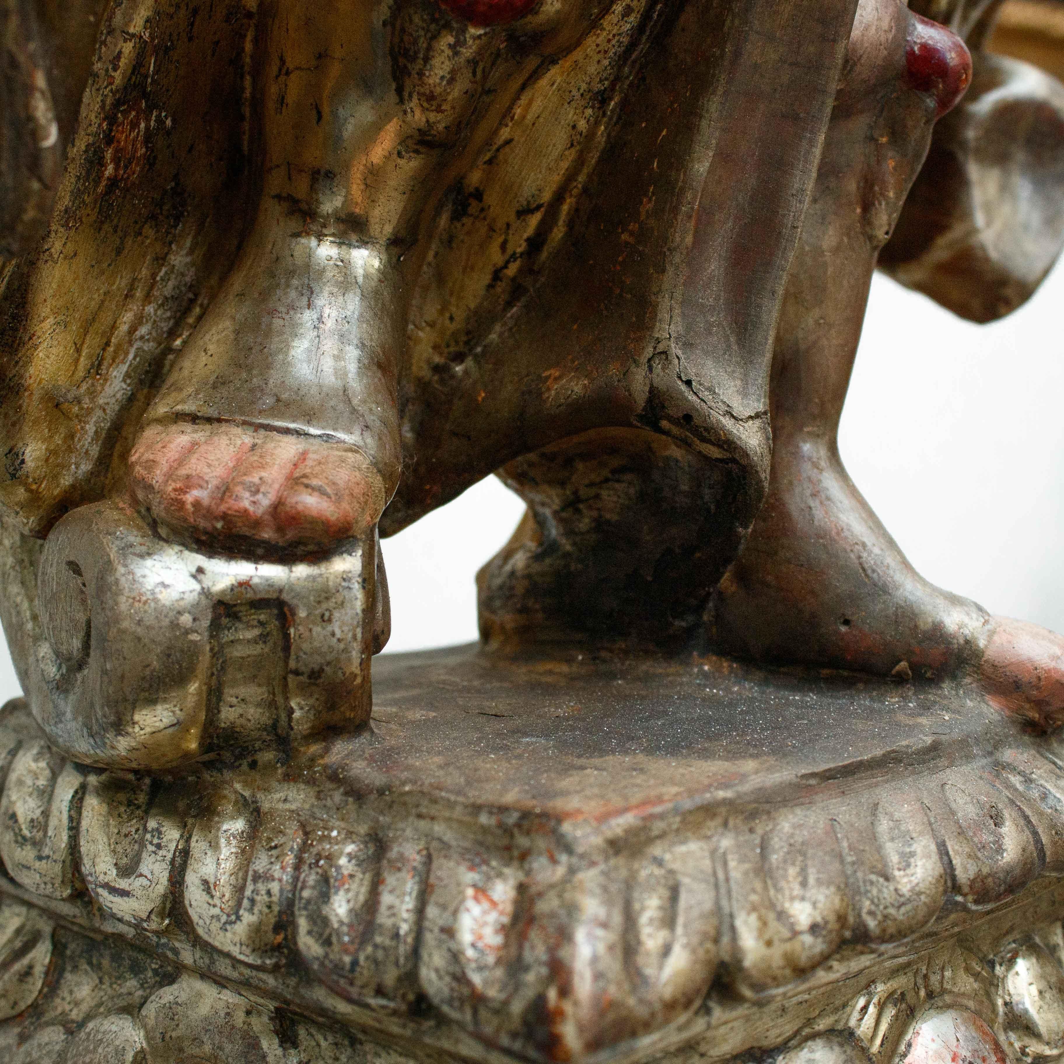 17th Century Candle-Holding Angels in Mecca Gilded Wood For Sale at 1stDibs
