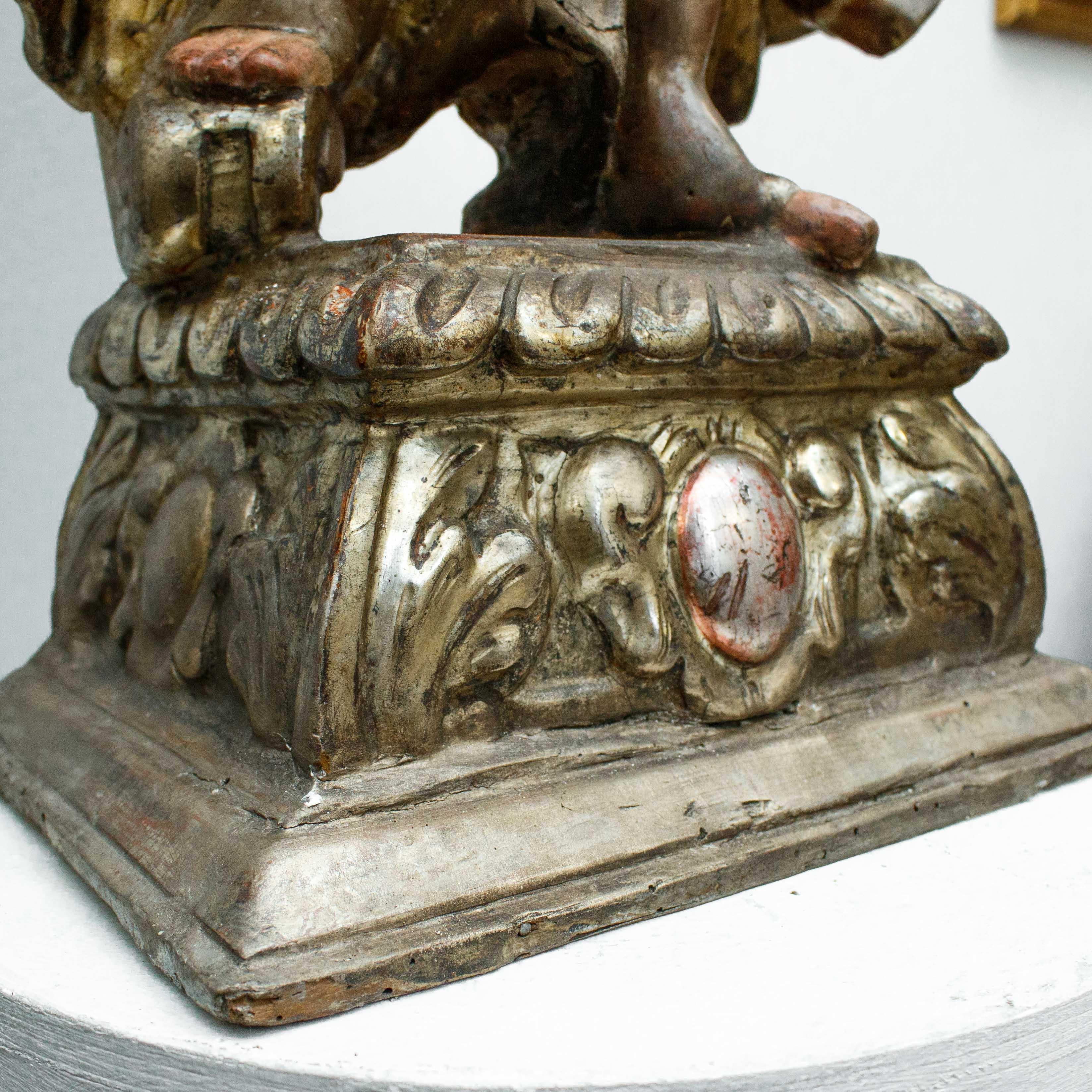 17th Century Candle-Holding Angels in Mecca Gilded Wood For Sale at 1stDibs