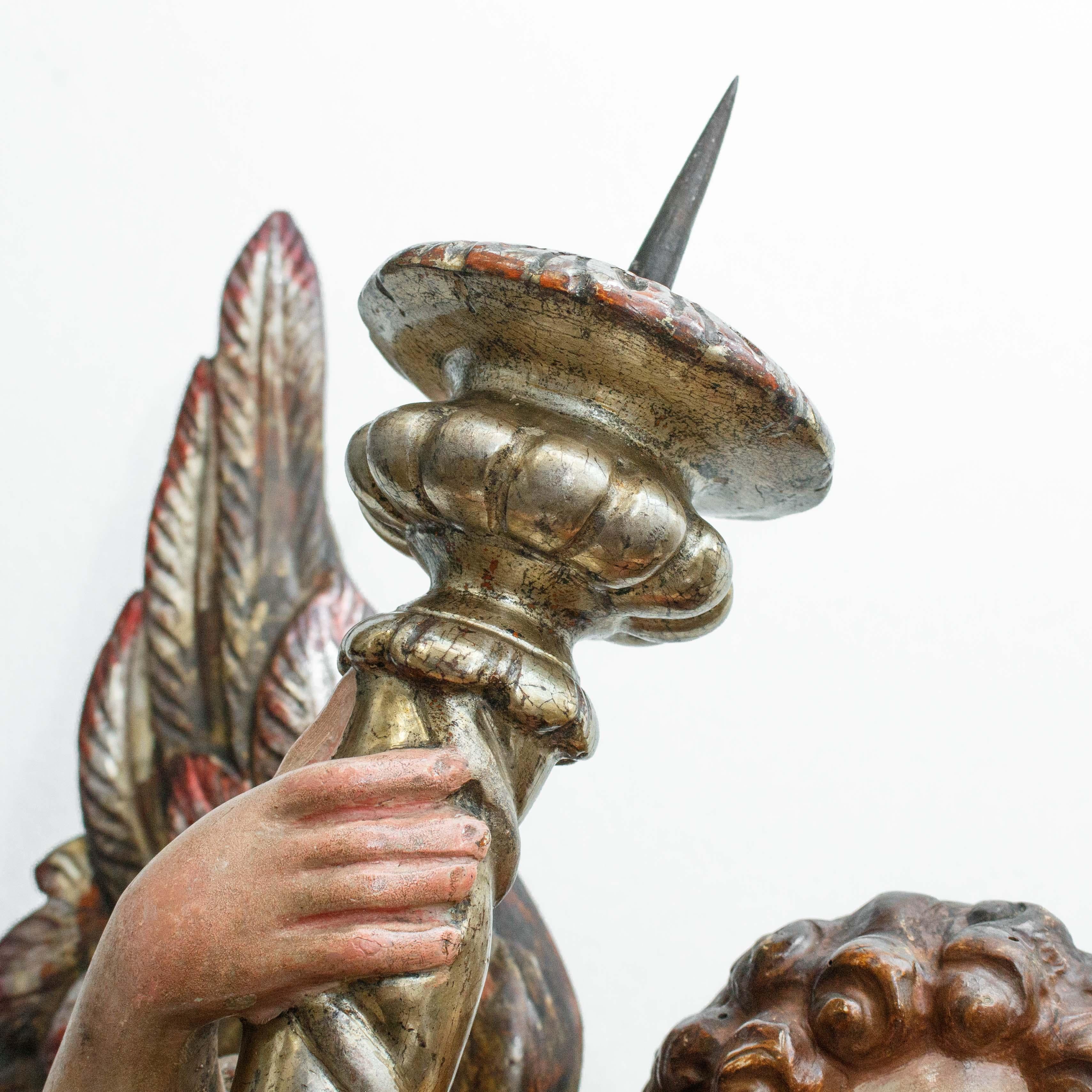 17th Century Candle-Holding Angels in Mecca Gilded Wood For Sale at 1stDibs