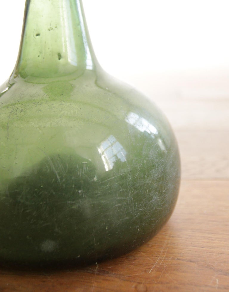17th Century Dutch Onion Bottle Glass Wine Bottle For Sale at 1stDibs