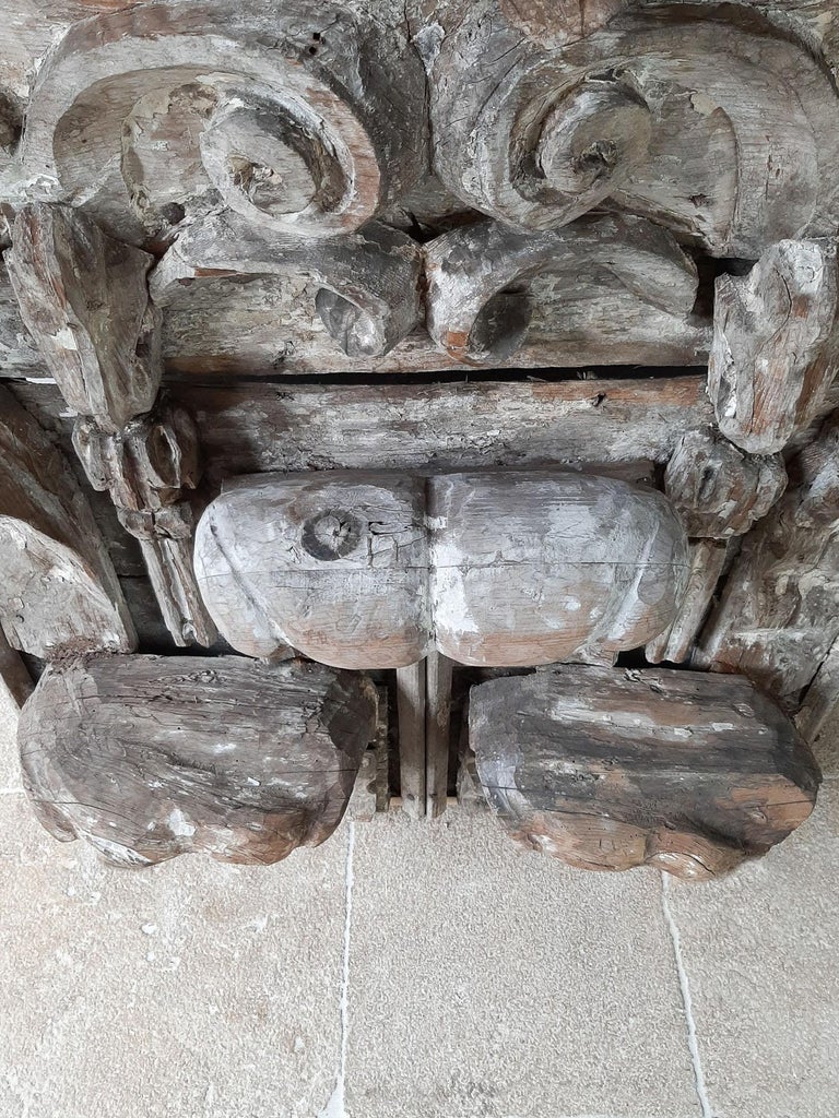 17th Century Large Italian Wood Carved and Gesso Capital at 1stDibs
