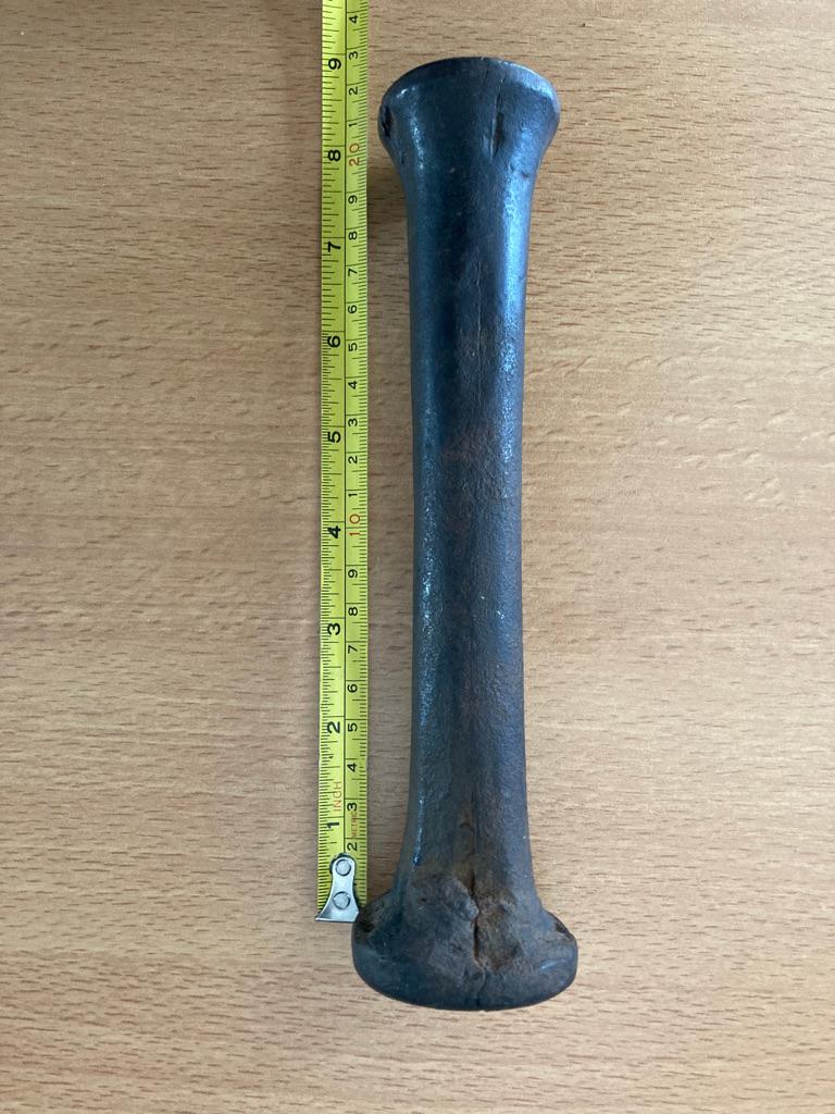 Pilon en fer forg du 17e sicle, 8,5 pouces, nord de l'Europe En vente ...