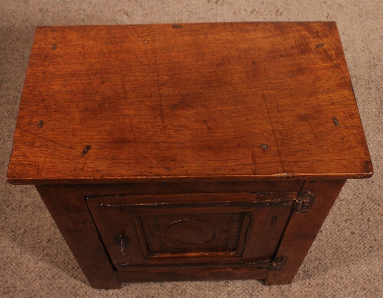 17th Century Spanish Bedside Table Or Small Cabinetin Walnut For Sale ...