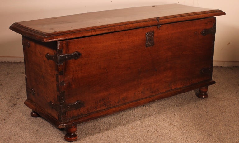 17th Century Spanish Chest In Walnut For Sale at 1stDibs