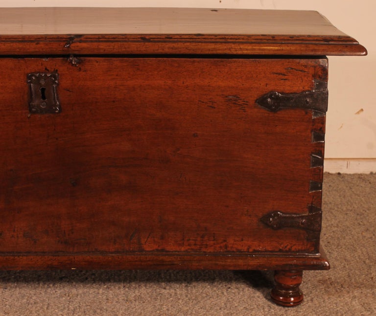 17th Century Spanish Chest In Walnut For Sale at 1stDibs