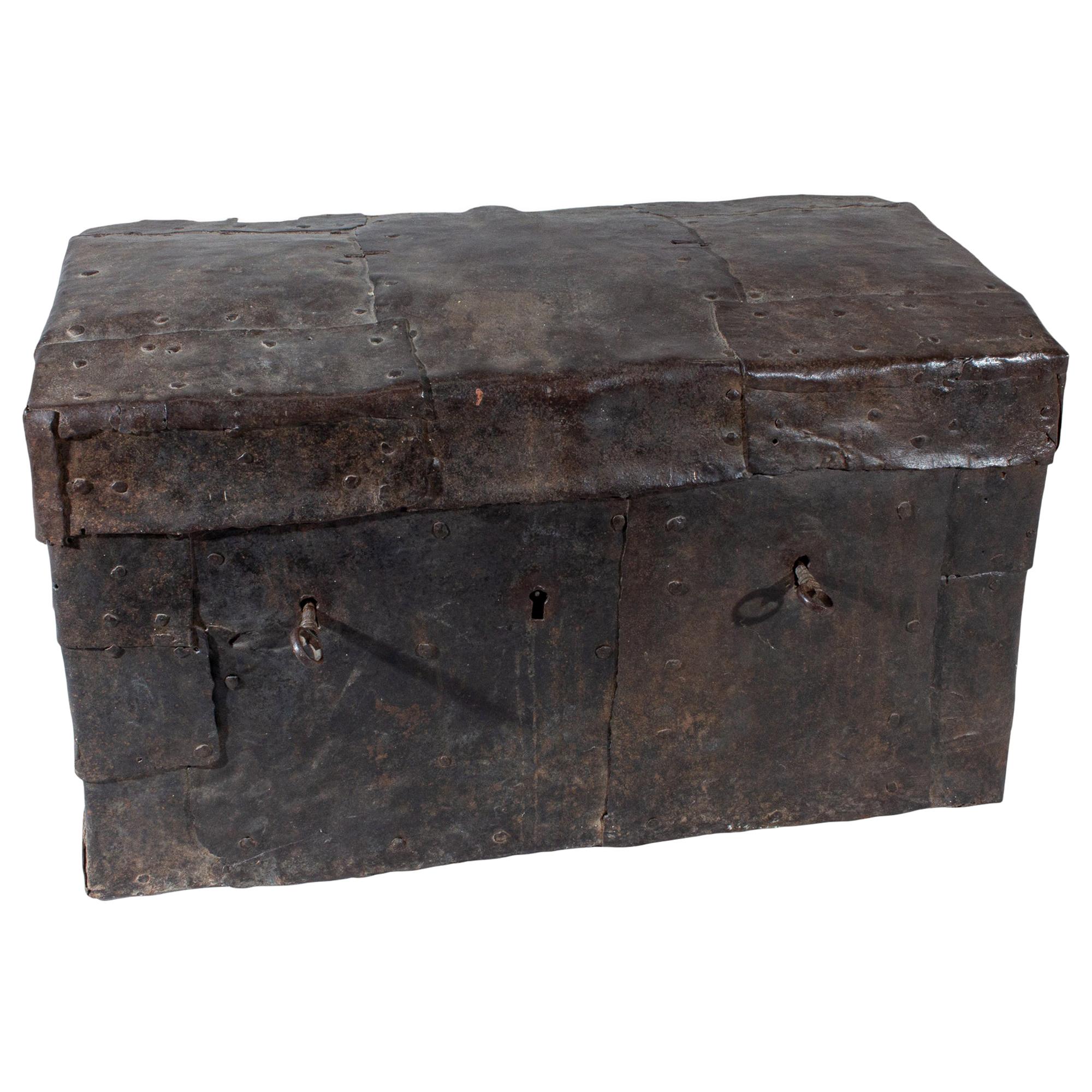 18th Century and Earlier Trunks Luggage - 142 For Sale at 1stdibs