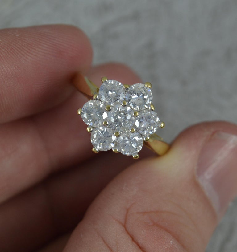18 Carat Gold and 2.00ct Diamond Daisy Cluster Ring For Sale at 1stDibs