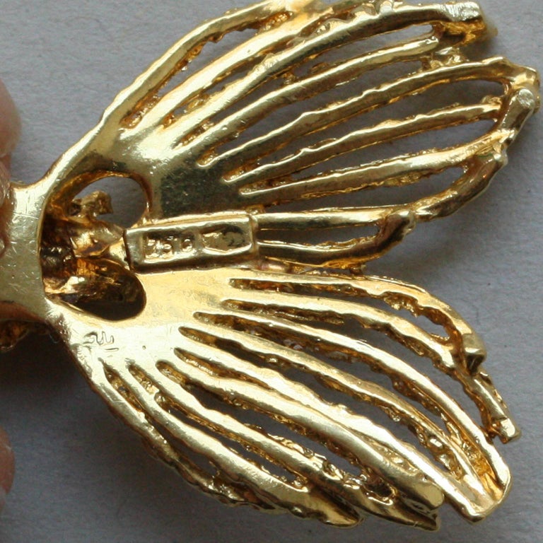 18 Carat Gold Fish Bone Pendant and Knot Chain at 1stDibs