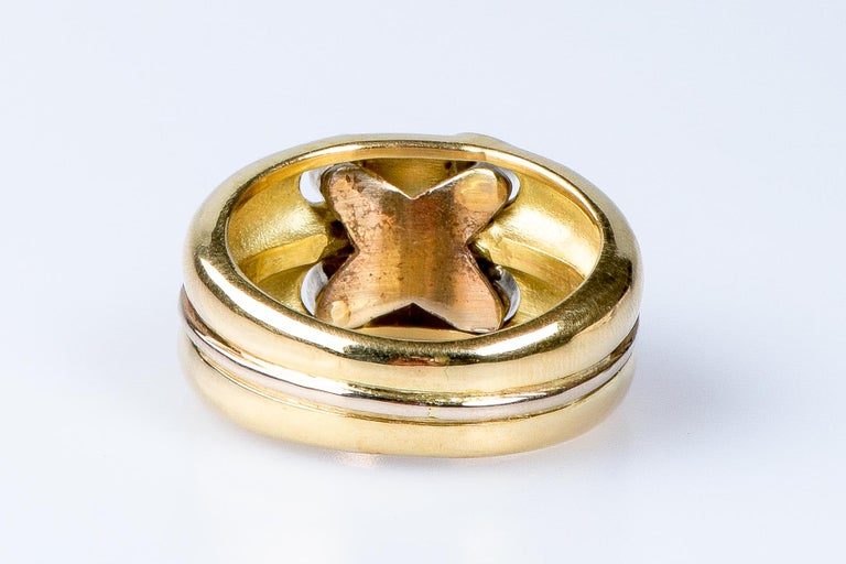 18 carat yellow gold cross diamonds ring For Sale at 1stDibs