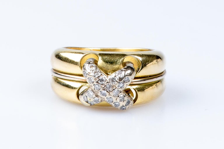 18 carat yellow gold cross diamonds ring For Sale at 1stDibs