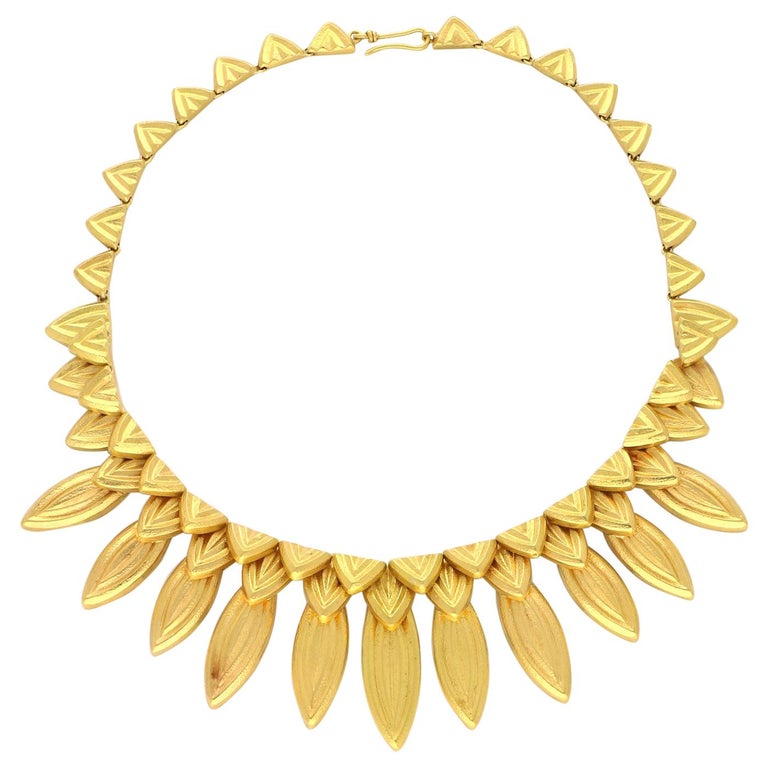 18 Carat Yellow Gold Fringe-Style Necklace of Graduated Stylized Leaf ...