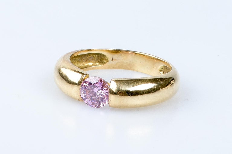 18 carat yellow gold zirconium oxide ring For Sale at 1stDibs