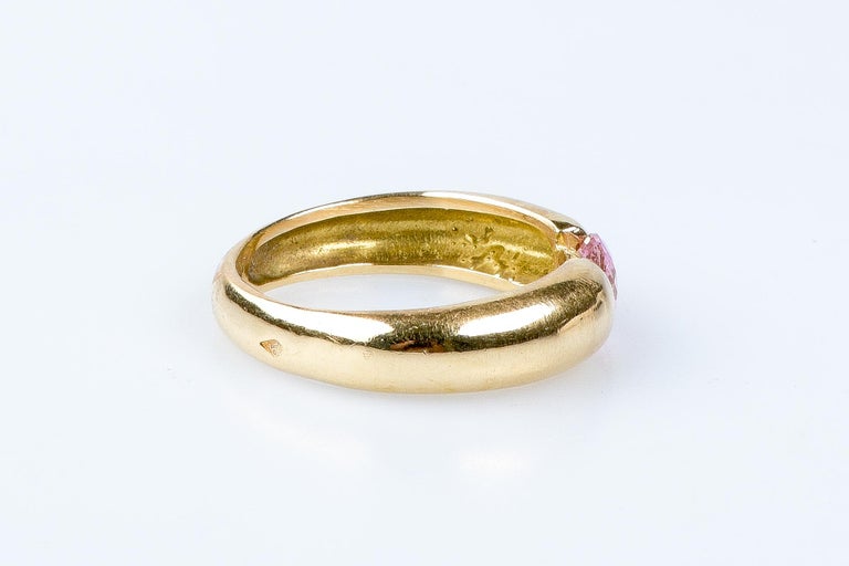 18 carat yellow gold zirconium oxide ring For Sale at 1stDibs
