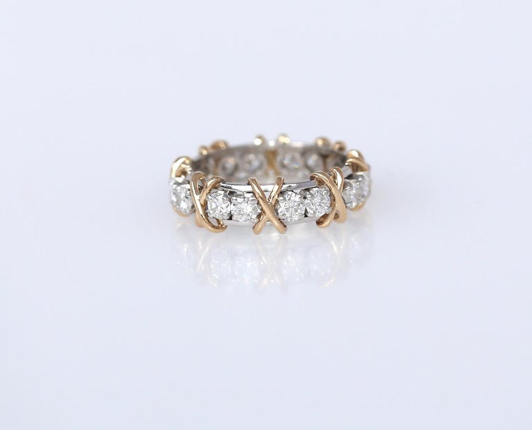 1.8 Carats Diamond Designer Ring 18k White Gold, 2000 For Sale at 1stDibs