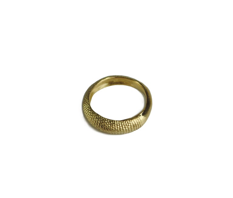 18 ct Gold Rat Tail Band Ring For Sale at 1stDibs | rat tail texture