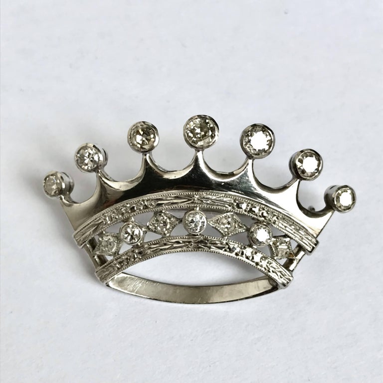 18-Karat Brooch in White Gold and Diamonds, Crown-Shaped Pins For Sale ...