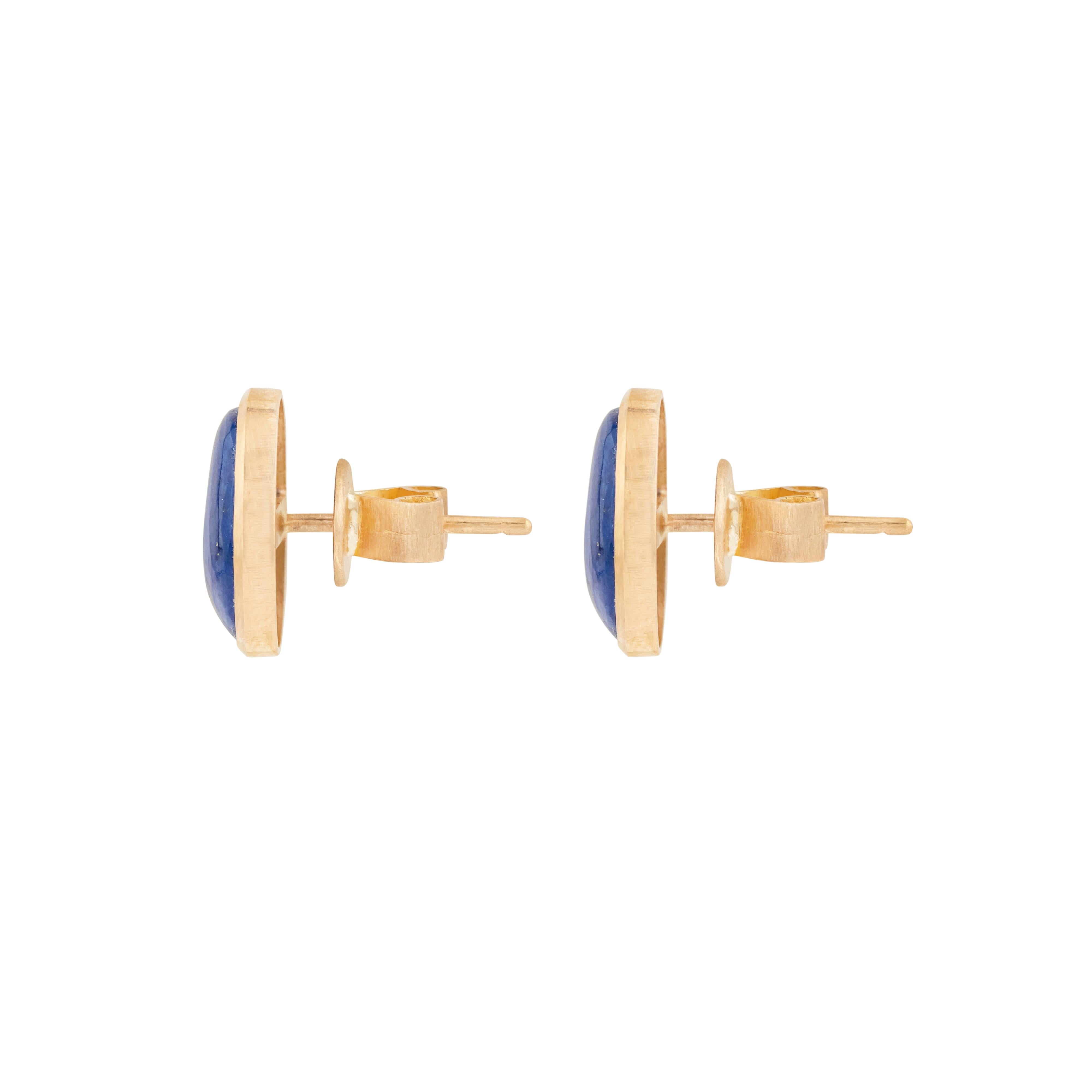 18 Karat Gold 7.9 Carat Lapis Lazuli Stud Earrings For Sale at 1stDibs