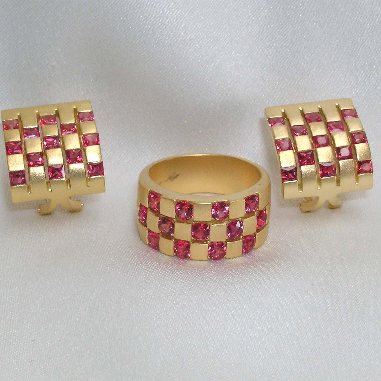 Customizable 18 Karat Gold and Black Diamond Checker Pattern Ring For ...