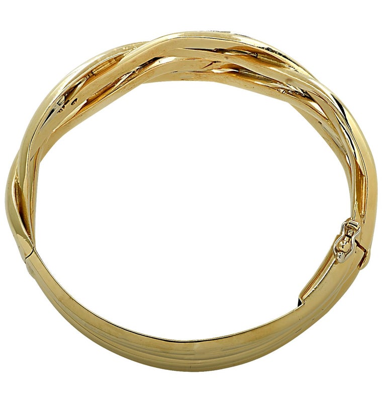 18 Karat Gold and Diamond Bangle Bracelet For Sale at 1stDibs