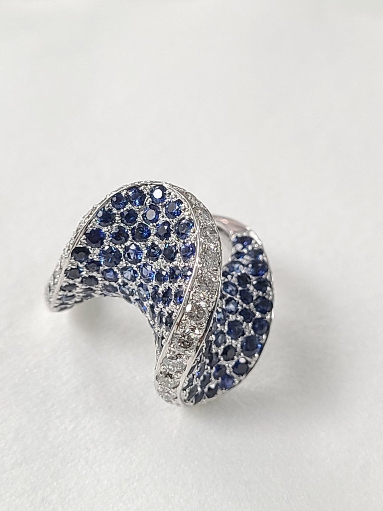 18 Karat Gold Blue Sapphire and Diamond Ring For Sale at 1stDibs | blue ...
