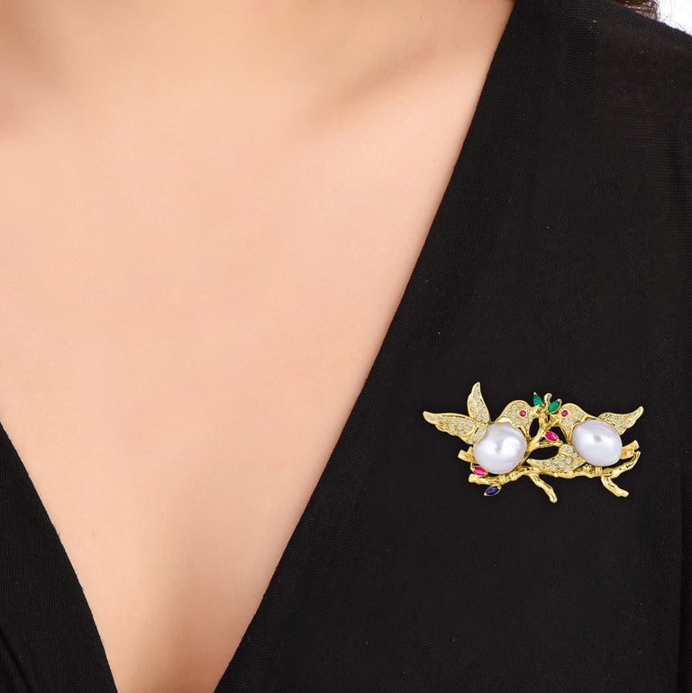 18 Karat Gold Diamond Love Dove Brooch For Sale at 1stDibs