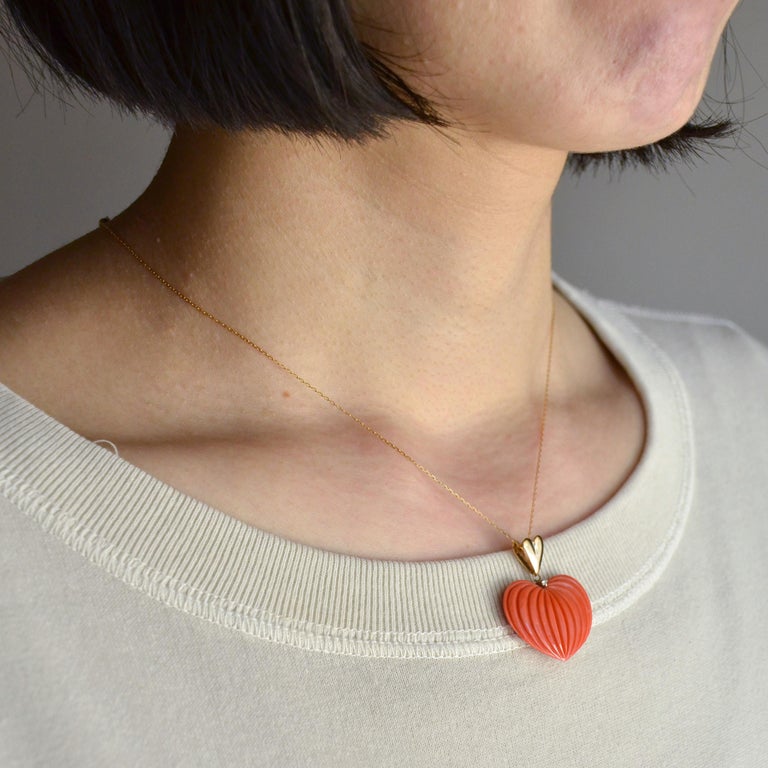 18 Karat Gold Heart Shaped Japanese Momoiro Sango Coral Pendant Top ...