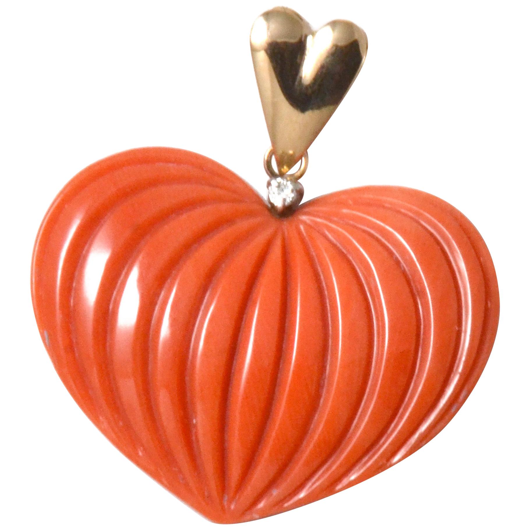 18 Karat Gold Heart Shaped Japanese Momoiro Sango Coral Pendant Top ...