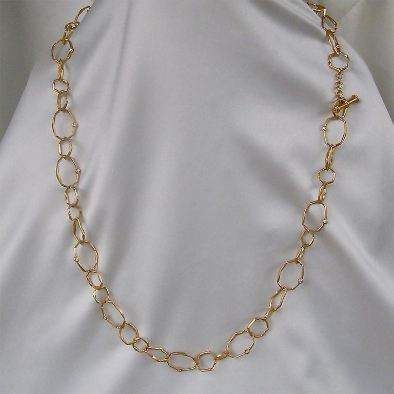 18 Karat Gold Hexagon Shaped Link Chain with Diamonds For Sale at 1stDibs