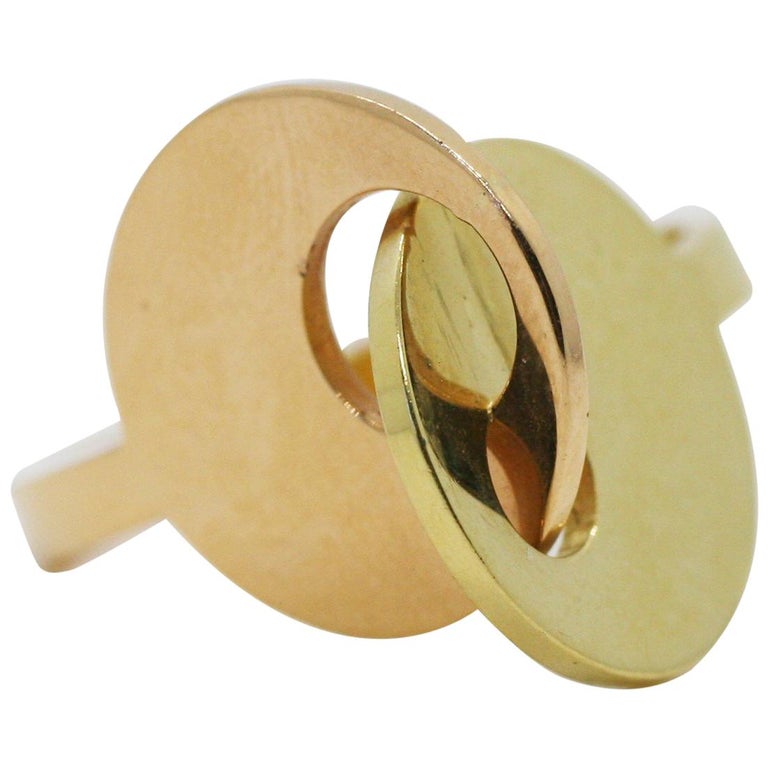 18 Karat Interlocking Circles Architectural Ring For Sale at 1stDibs