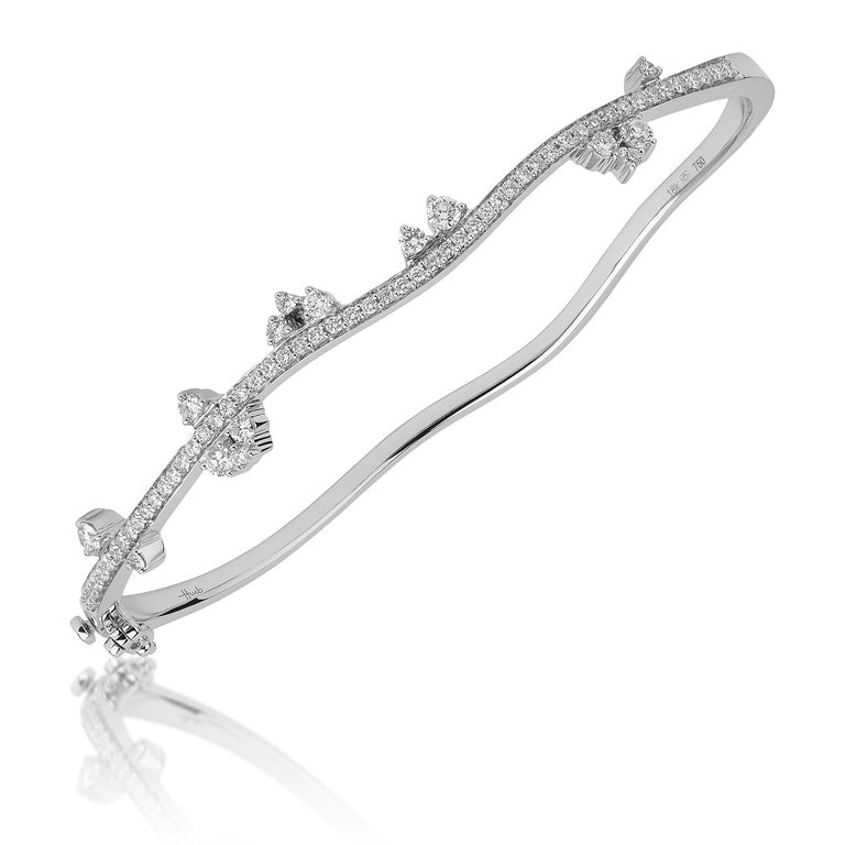 18 Karat Reverie White Gold Bracelet Bangle With Vs Gh Diamonds For