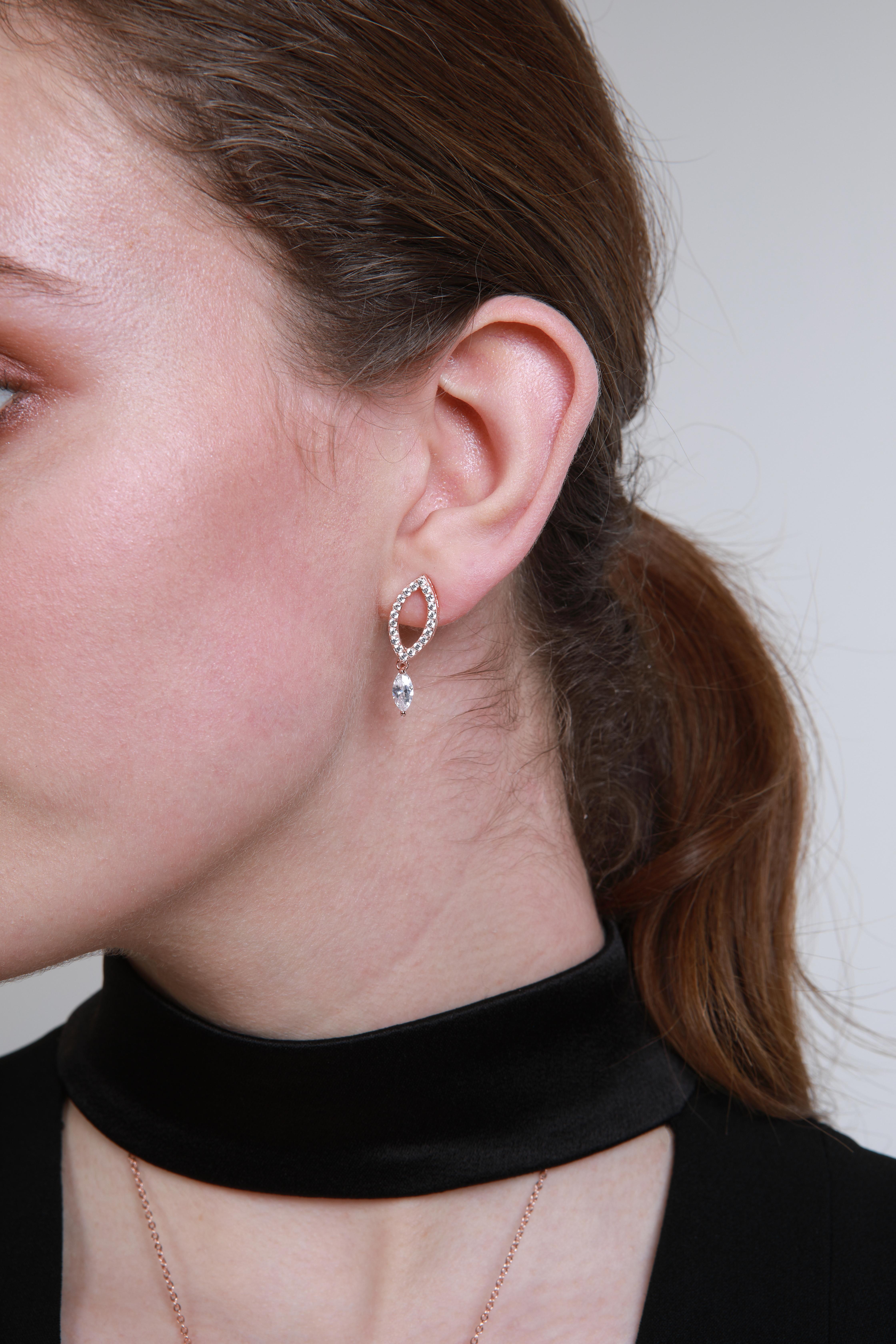 18 Karat Rose Gold Diamond Dew Drop Stud Earrings For Sale at 1stDibs