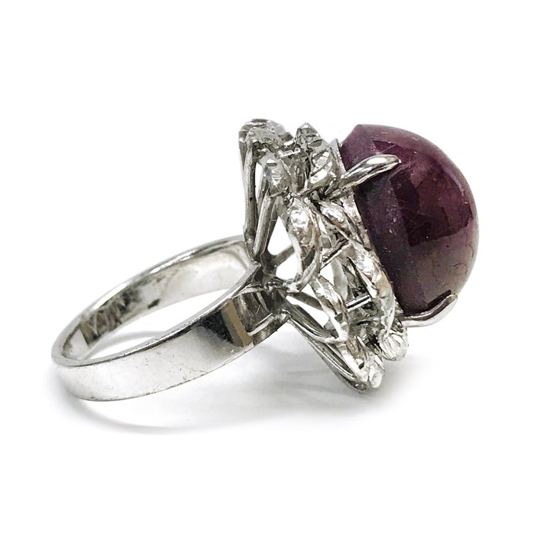 18 Karat Ruby Star Sapphire Ring For Sale at 1stDibs