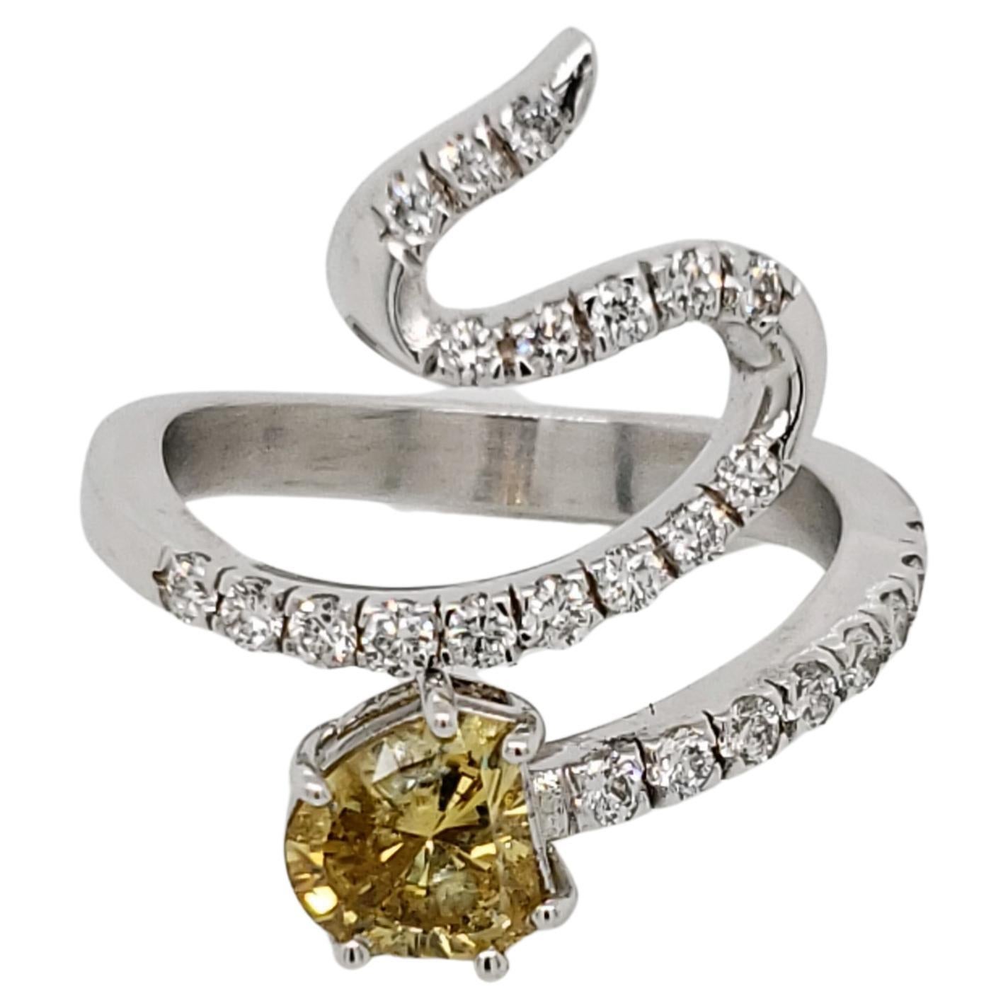 18 Karat White Gold 1.20 Carat Fancy-cut Natural Exotic Diamond Ring ...