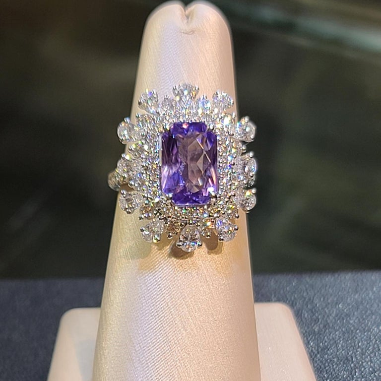 18 Karat White Gold 3.86 Carat No Heat Violet Sapphire Diamond Ring For ...