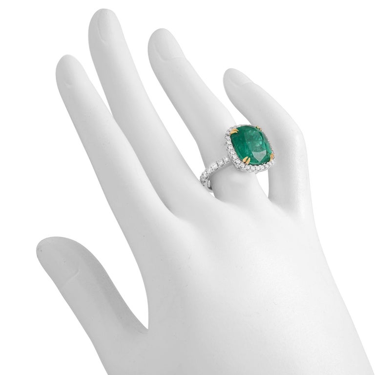 18 Karat White Gold 9.23ct Cushion Green Natural Emerald Diamond Halo ...