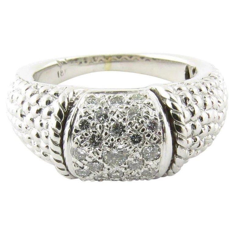 18 Karat White Gold and Diamond Ring For Sale at 1stDibs