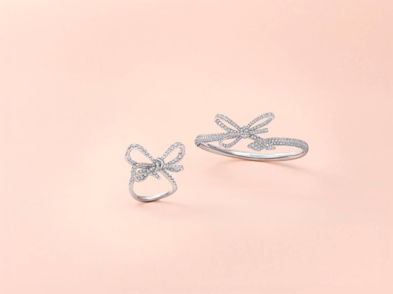 18 Karat White Gold and White Diamonds Bow Cocktail Ring For Sale at ...