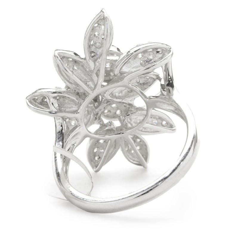 18 Karat White Gold Cluster Diamond Flower Ring For Sale at 1stDibs