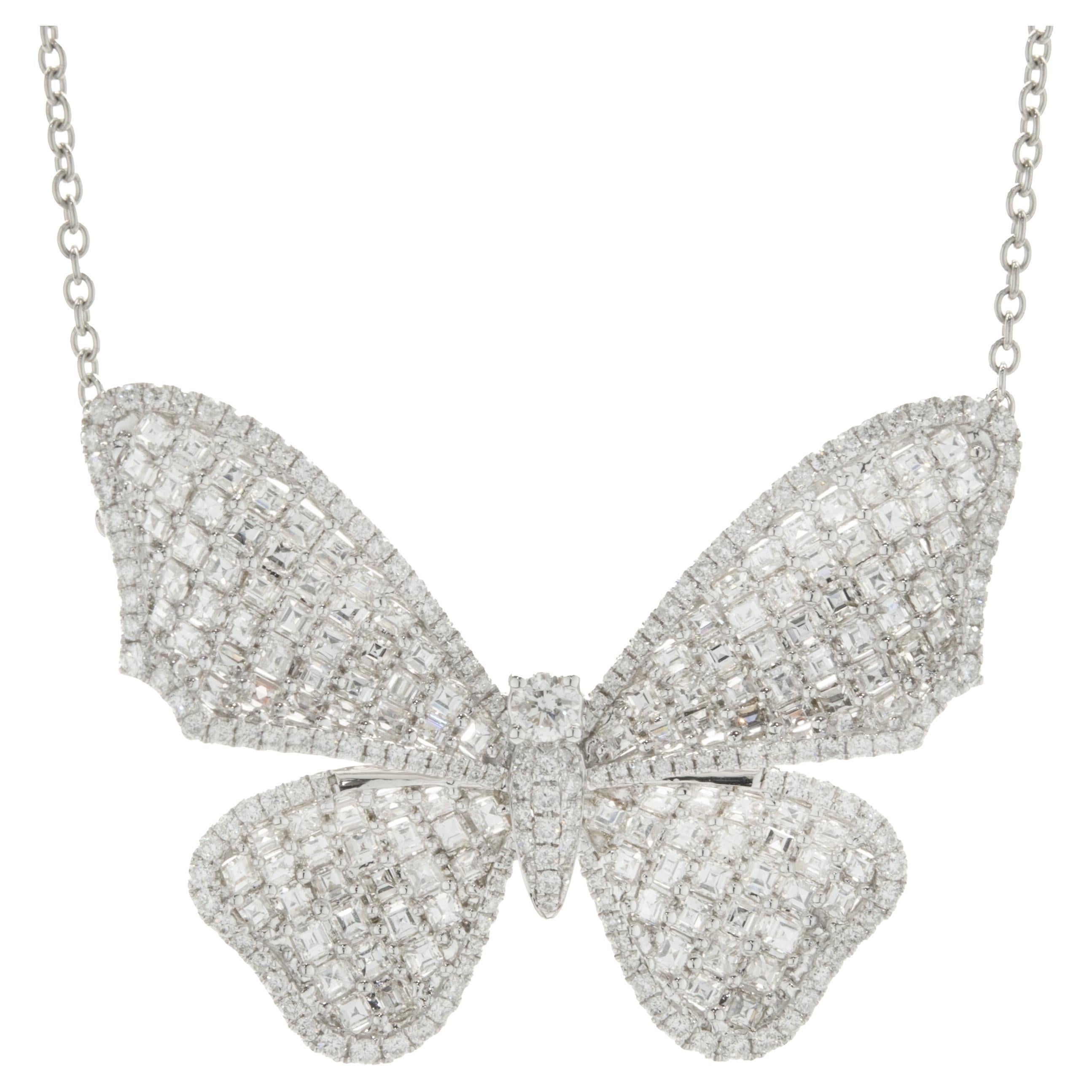 18 Karat White Gold Pave Diamond Butterfly Necklace For Sale at 1stDibs