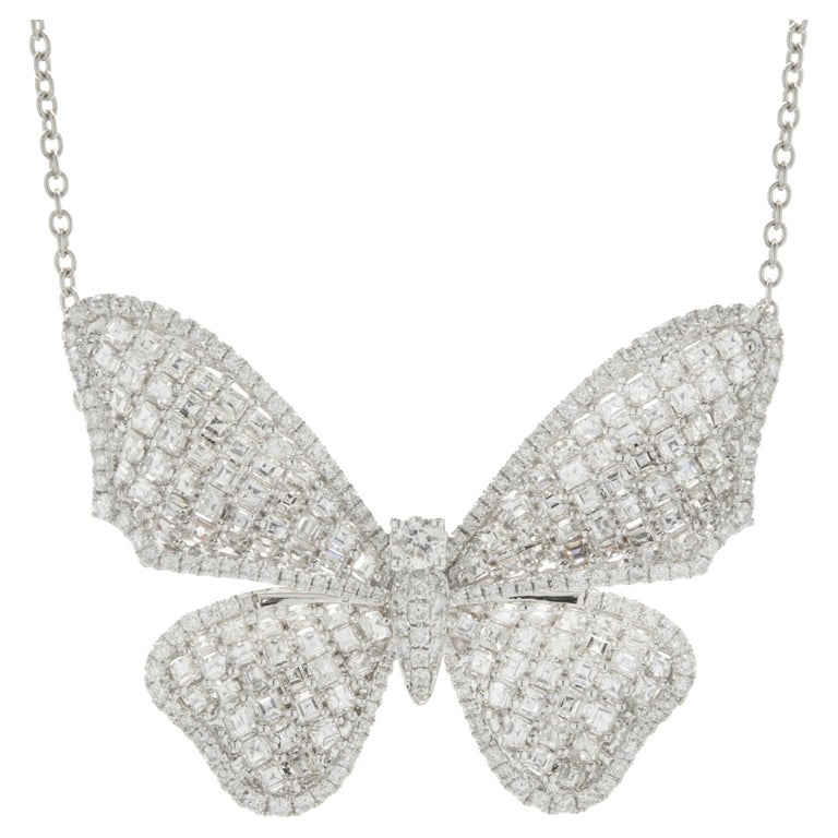 18 Karat White Gold Diamond Butterfly Necklace For Sale at 1stDibs