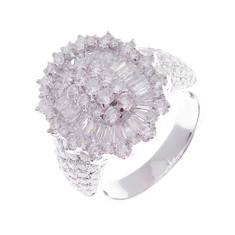 18 Karat White Gold Diamond Classic Spike Oval Baguette Pave Ring For ...