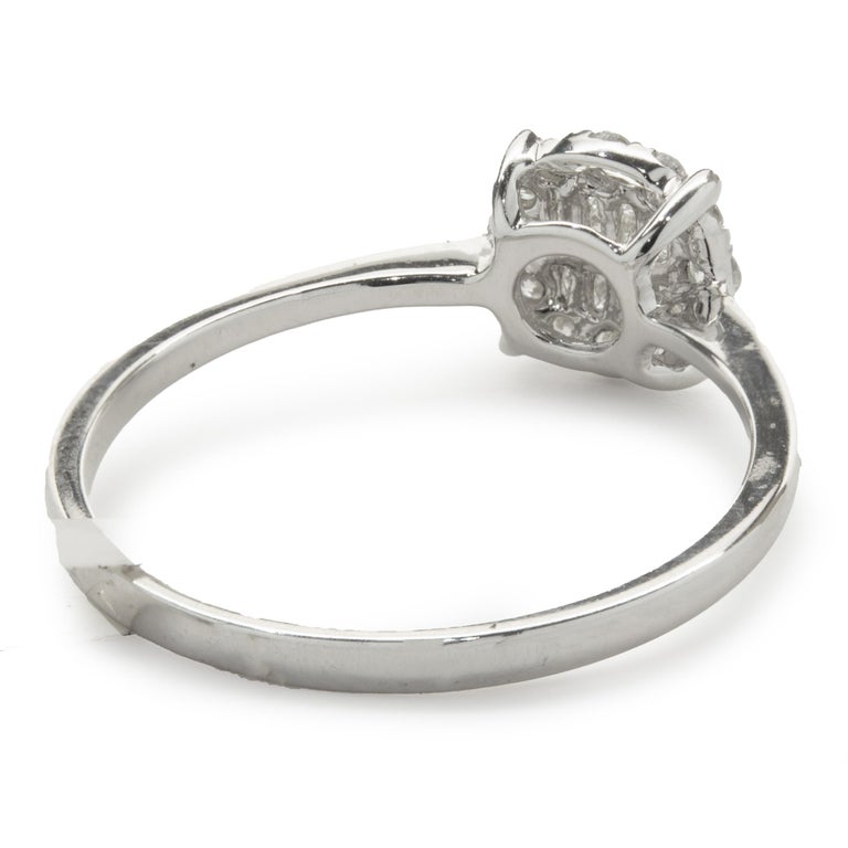 18 Karat White Gold Diamond Cluster Ring For Sale at 1stDibs