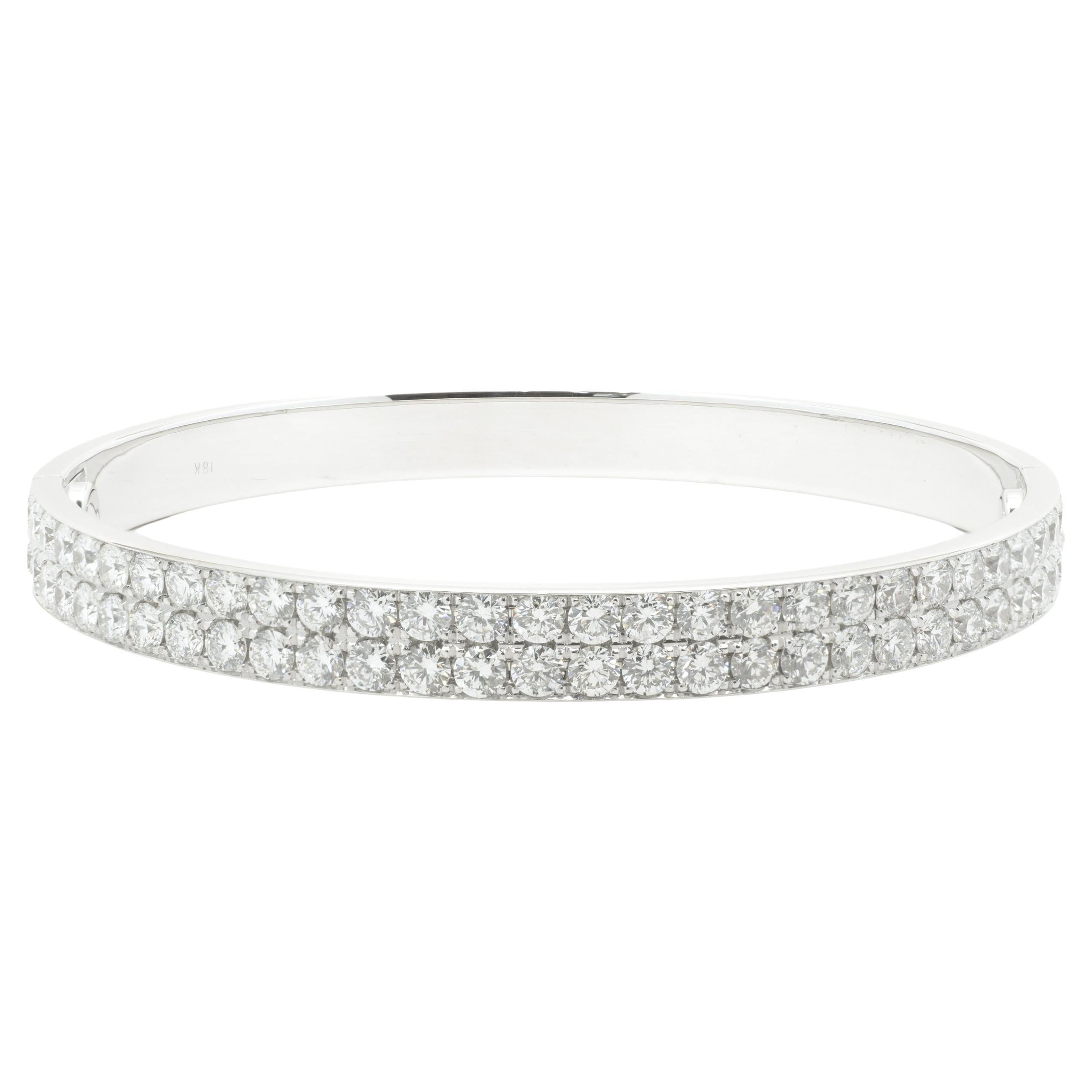 Modern Diamond Solitaire 18 Karat White Gold Bangle Bracelet at 1stDibs