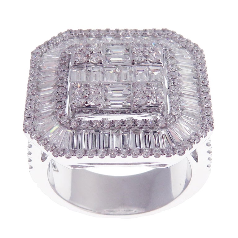 18 Karat White Gold Diamond Medium Angular Square Baguette Fancy Ring For Sale at 1stDibs
