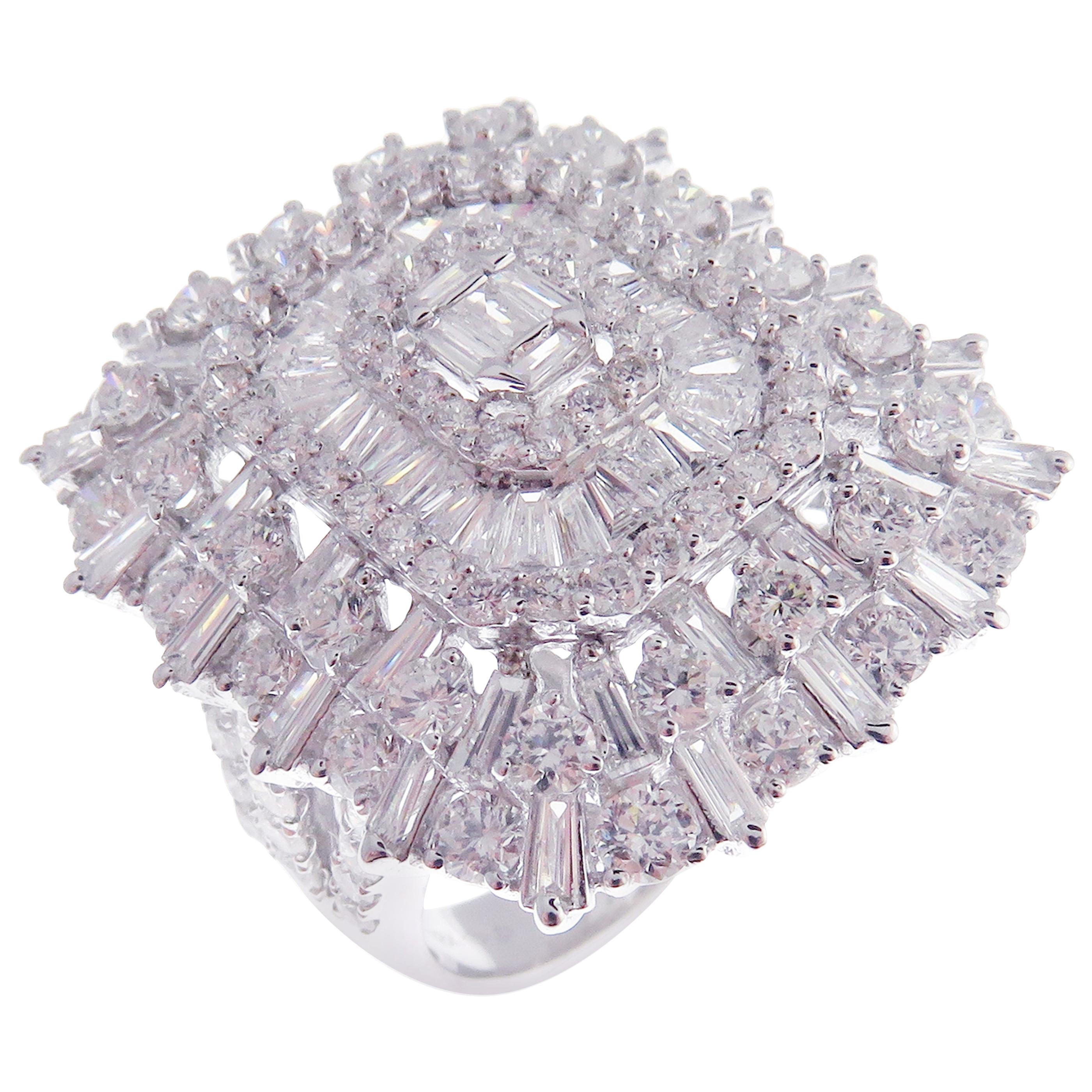 18 Karat White Gold Diamond Medium Square Spike Baguette Fancy Ring For ...