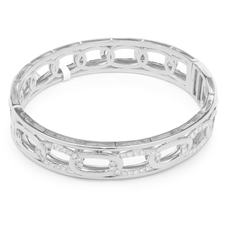18 Karat White Gold Diamond Oval Link Bangle Bracelet For Sale at 1stDibs