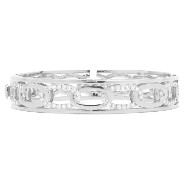18 Karat White Gold Diamond Oval Link Bangle Bracelet For Sale at 1stDibs