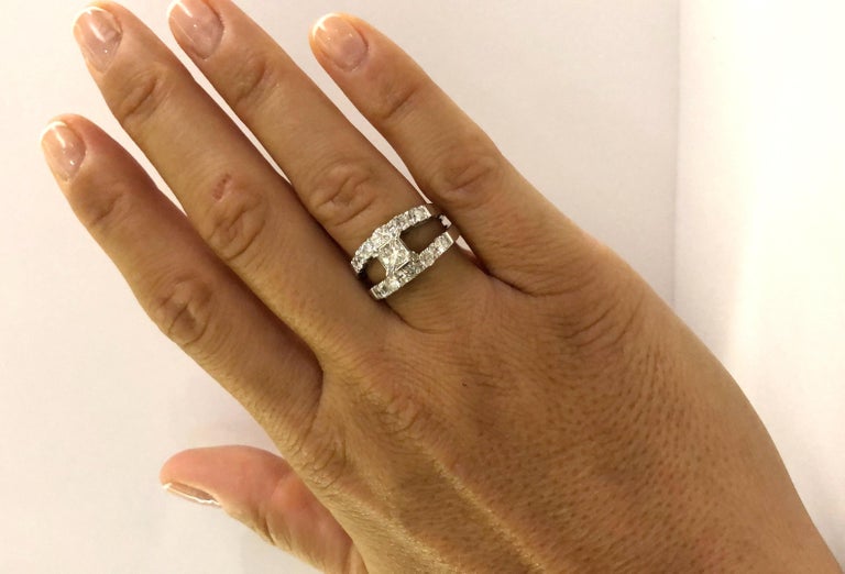 18 Karat White Gold Diamond Ring For Sale at 1stDibs